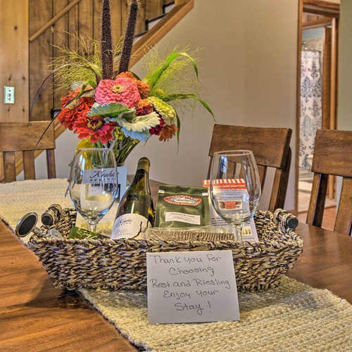 Коттедж Penn Yan Escape W/ Yard, 1 Mi To Keuka Lake! 3*, (Пенн Ян) , цены на номера от 11869 руб ...