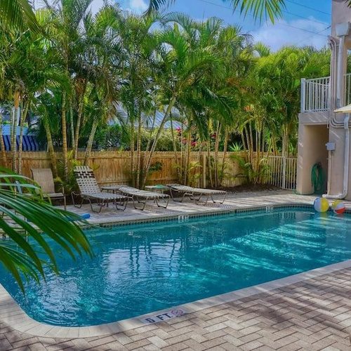 Historic Pass-A-Grille Beach Club Gulf Way 701-5 4*, (Сент-Пит-Бич ...