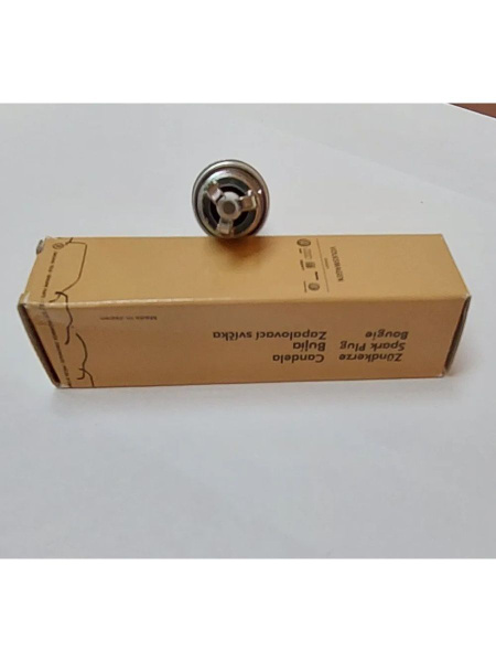 Комплект свечей зажигания VAG (VW/Audi/Skoda/Seat) 101000033AA - купить ...