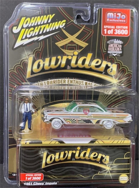 Машинка Johnny Lightning 1/64 JL 1978 Chevy Monte Cario 1961 Chevrolet Impala Lowrider Chase ...
