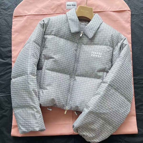 Пуховик Miu Miu купить с доставкой по выгодным ценам в интернет магазине Ozon 1702718399