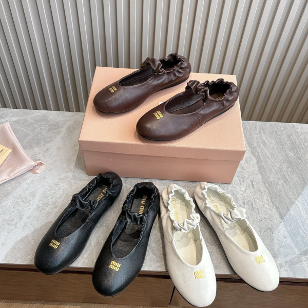 Туфли Женский Miu Miu Овчина размер 34 Без каблука лодочки Без застёжки Круглый нос купить C