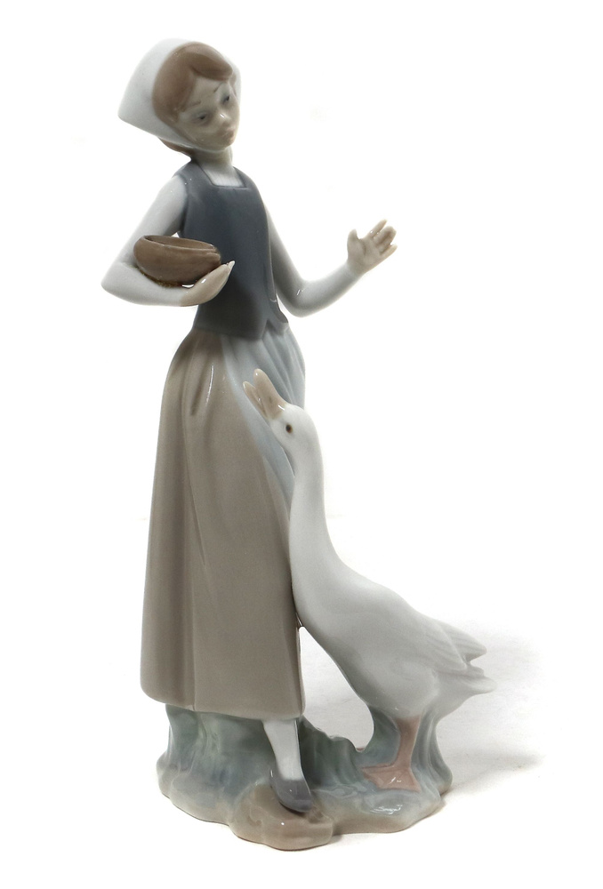 Фарфоровая фигура Девушка с гусем Испания Lladro купить по