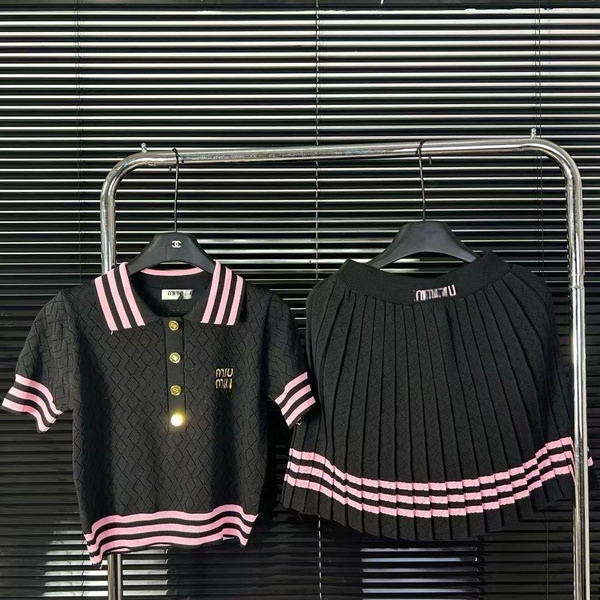 Комплект одежды Miu Miu купить с доставкой по выгодным ценам в интернет магазине Ozon 1642272646