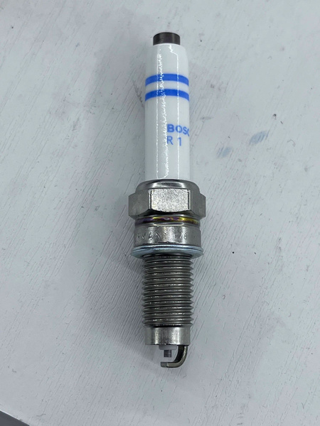 Bosch Свеча зажигания арт. 0241135520, 4 шт. купить на OZON по низкой ...