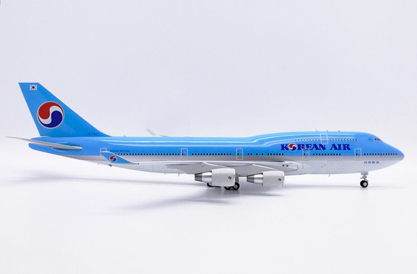 Готовая модель самолета Boeing 747-400 Korean Air купить на OZON по низкой цене (1770196472)