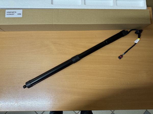 Электропривод багажной двери правый для Volvo XC40 32296297 31690986 ...