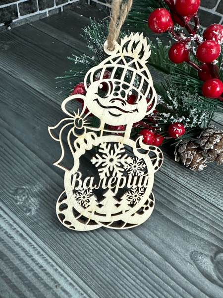 Шарик на ёлку деревянный именной, новогодние украшения на елку, с ...