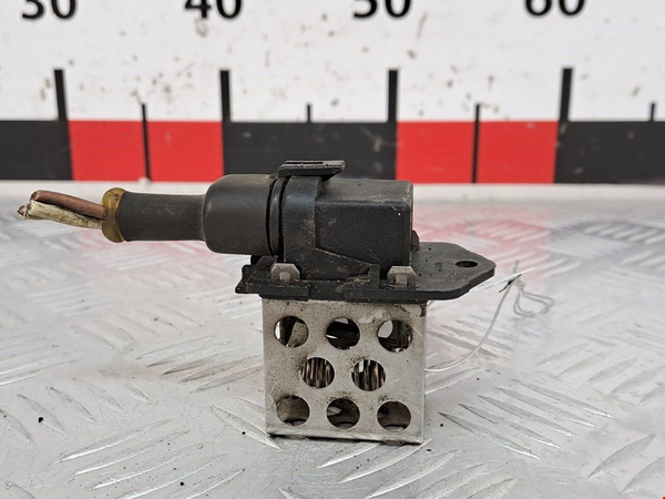 Сопротивление (резистор) вентилятора охлаждения 8200045082 7701049661 ...