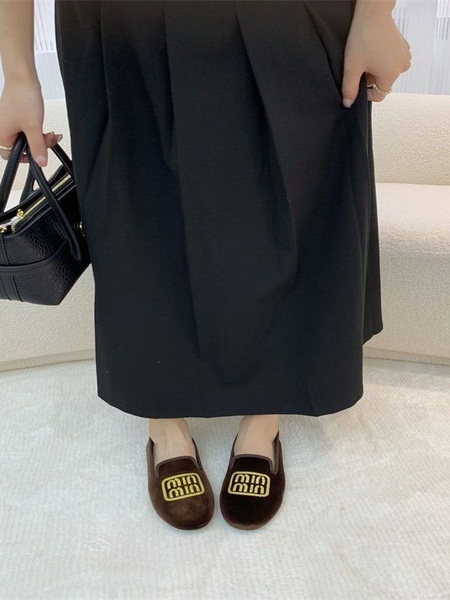 Лоферы Miu Miu Самые популярные модели купить с доставкой по выгодным ценам в интернет