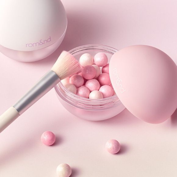 Пудра для лица в шариках Sheer Powder Pearls 02 Berry Glow 15гр от Rom ...