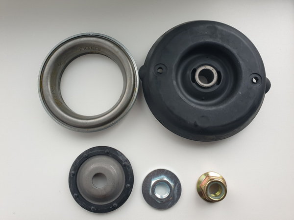 Опора стойки амортизатора Citroen C4; Peugeot 307; передняя (комплект с ...