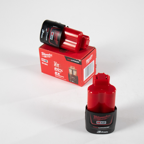 Набор аккумуляторов Milwaukee M12 B3 12V 3.0AH Li-ion купить на OZON по ...