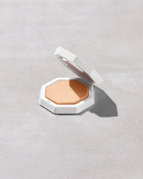Fenty Beauty Хайлайтер Demi Glow Light Diffusing Highlighter (4,5 гр ...