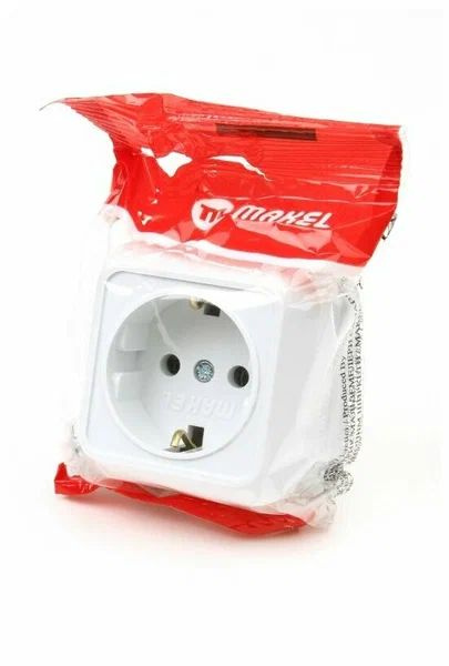 Белая розетка с заземлением для открытой установки 16А IP20 квадратная с заземлением белая Makel ...