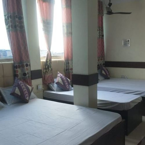 Hotel Riddhi Siddhi Restaurant & Bar 3*, (Биргандже) , цены на номера ...