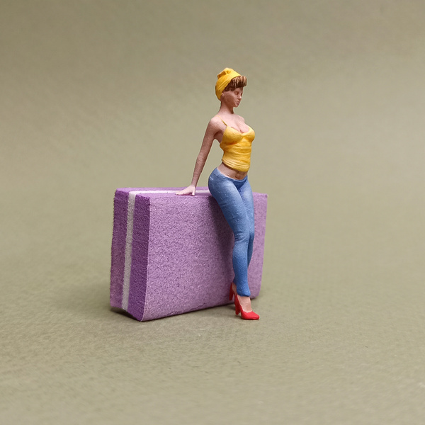 PIN-UP на капоте. Фигурка в масштабе 1:43. Расписанная (окрашенная ...