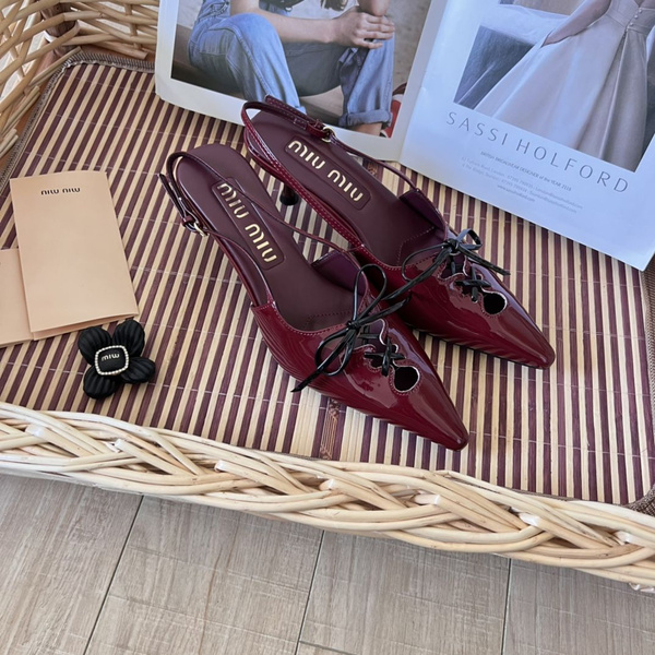 Сандалии Miu Miu купить с доставкой по выгодным ценам в интернет магазине Ozon 1586915682