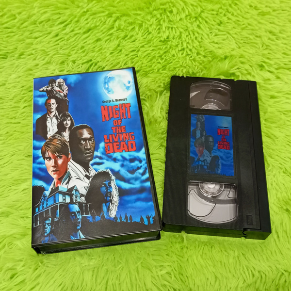 Видеокассета VHS Ночь живых мертвецов, 1990 купить на OZON по низкой ...