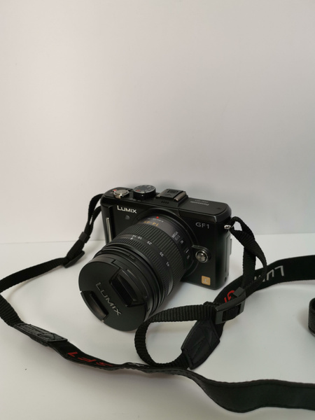 Компактный фотоаппарат Panasonic Lumix DMC-GF1+G Vario14-45, черный ...