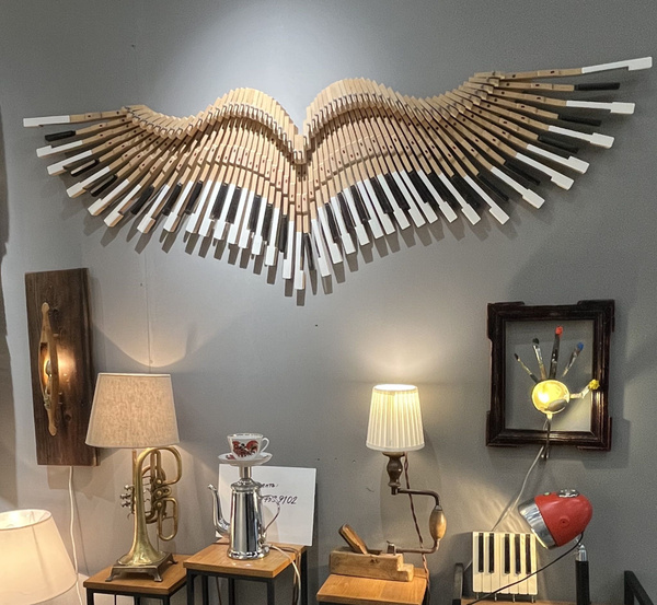 Украшение настенное интерьерное Крылья ангела из клавиш пианино купить по доступным ценам в