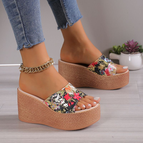 Сандалии LISM - купить с доставкой по выгодным ценам в интернет-магазине OZON (1550391292)