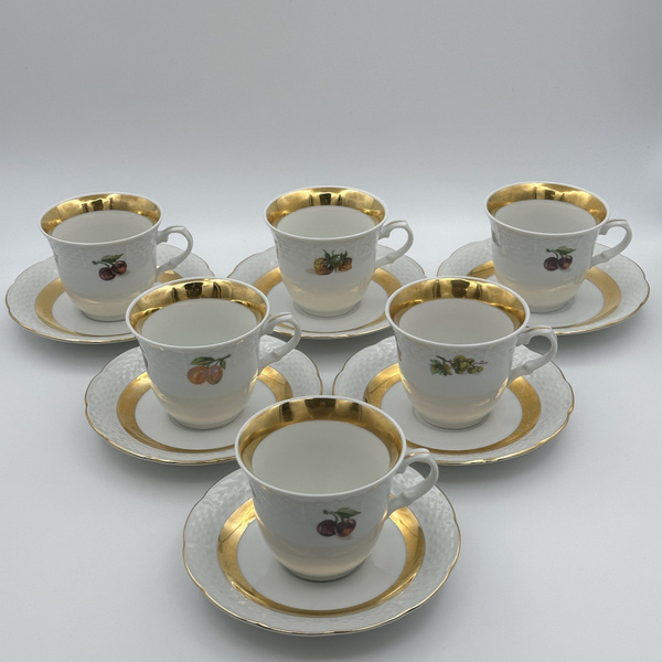 Набор чайных пар на 6 персон, украшенных изображением фруктов и ягод, фарфор, деколь, золочение ...