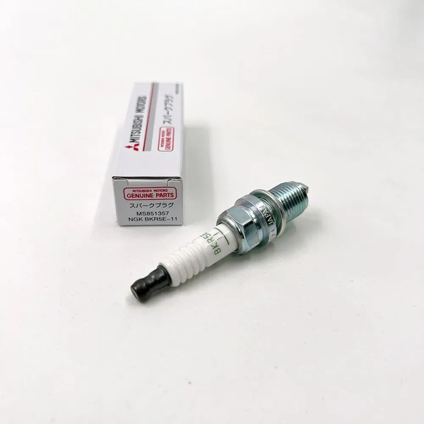 Свеча зажигания Mitsubishi MS851357 для Mitsubishi Colt Galant Lancer ...