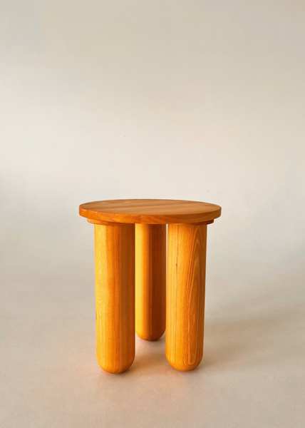 Журнальный стол Низкий журнальный столик из лиственницы с массивными ...