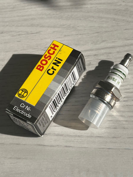 Свеча зажигания BOSCH R 10 WS7F для 2-х тактного двигателя бензопилы ...