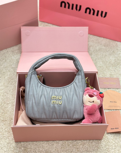 Miu Miu Сумка на плечо купить с доставкой по выгодным ценам в