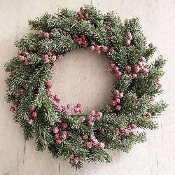 Венок хвойный новогодний ChristmasDeLuxe с ягодами, диаметром 35 см ...