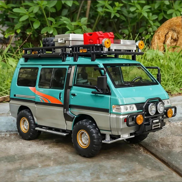1:24 Mitsubishi Delica Off Road MPV Модель автомобиля из сплава металла ...