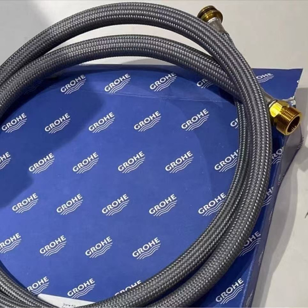 Замена шланга выдвижного крана, совместимого с гибким душем Grohe ...