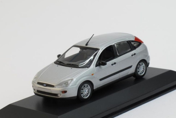 Масштабная модель Ford Focus 2002 silver - купить в интернет-магазине ...