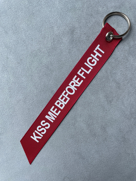 Тканевый брелок лента Kiss Me Before Flight купить на OZON по низкой цене (1967133157)