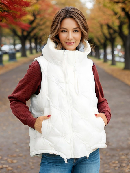 Жилет утепленный Женский ZLATA OSEN Капюшон белый, размер 52, 54 Полиэстер Био-пух Молния, рост ...