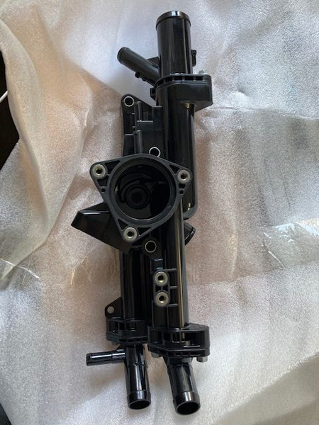 KIA MOTORS Genuine Parts Корпус термостата двигателя, арт. 256202G545 ...