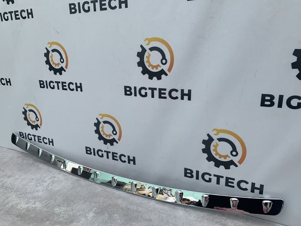 Накладка заднего бампера верхняя Mercedes Benz A1568850011 купить по ...