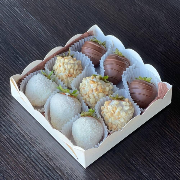 Коробочка из 9 клубник в шоколаде - купить с доставкой по выгодным ...