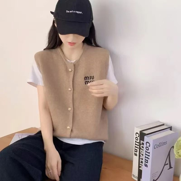 Майка Женский Miu Miu хаки размер 44 Хлопок Повседневный Китай облегающий Надписи Логотип