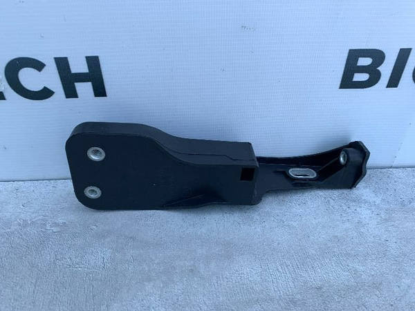 Кронштейн фары правый Mercedes Benz A2046200785 - BIGTECH арт ...