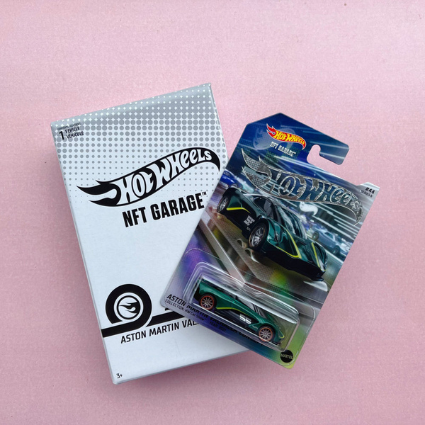 Машинка Hot Wheels RLC COLLECTOR EDITION:NFT GARAGE ASTON MARTIN ...