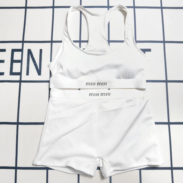 Комплект белья Женский Miu Miu белый Полиэстер размер 46 Домашний Другое Китай купить C