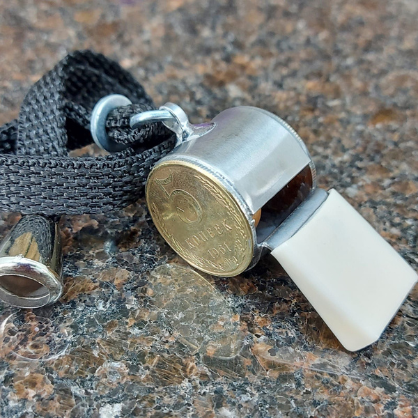 СВИСТОК сувенирный с монетой СССР 5 КОПЕЕК 1961 г. серебристый - купить в интернет-магазине OZON ...