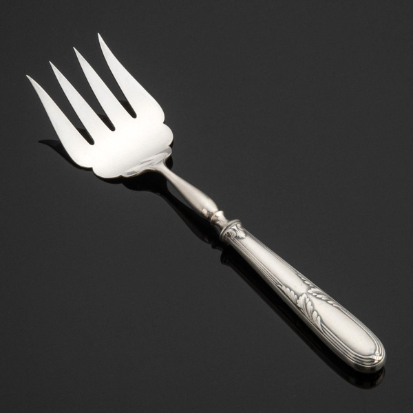 Вилка для подачи рыбы, серебро 84 пробы, гравировка, Фабрика И.П. Хлебникова, Российская империя ...