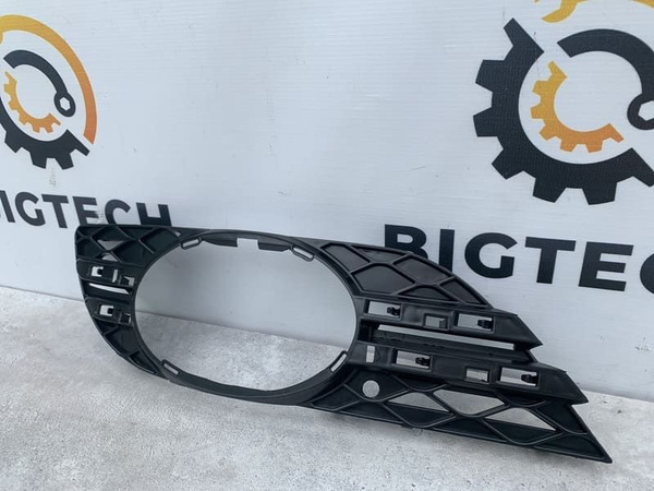 Решетка ПТФ правая Mercedes Benz A2118850822 купить по низкой цене в ...