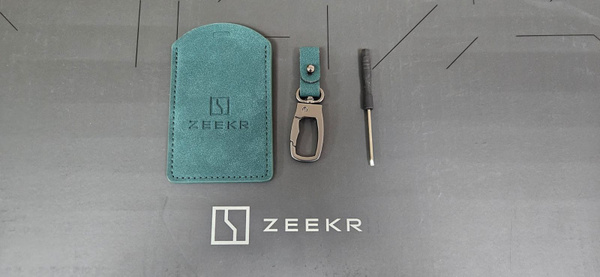 Защитный чехол ZEEKR 001 NFC Card Key темно-зеленый - купить с ...