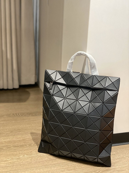Issey Miyake Рюкзак купить на OZON по низкой цене (1735644947)