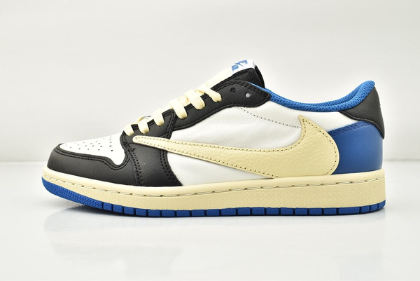 Кроссовки Nike Harper's Bazaar (журнал) - купить с доставкой по ...